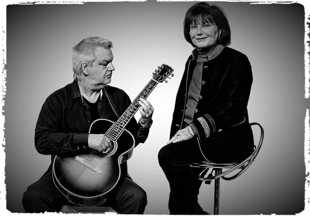 Bands – Adax Doersam